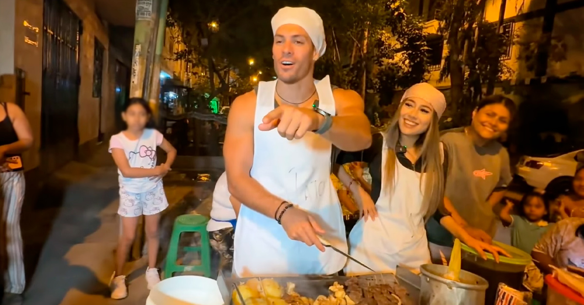 ¿Nueva chamba? Patricio Parodi vende anticuchos junto a streamer ...